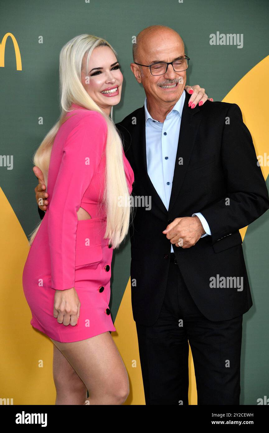 Daniela Katzenberger und Mario Federico beim McDonald s Opening Event ...