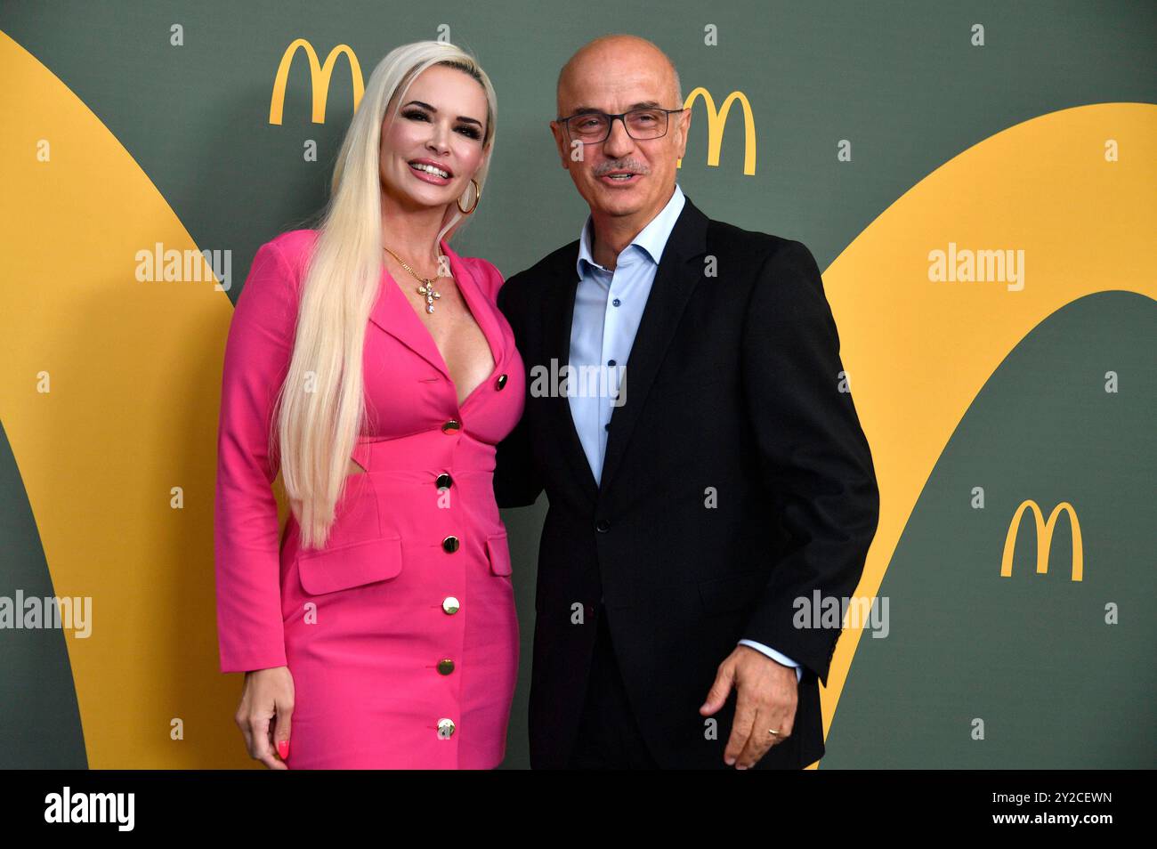 Daniela Katzenberger und Mario Federico beim McDonald s Opening Event ...