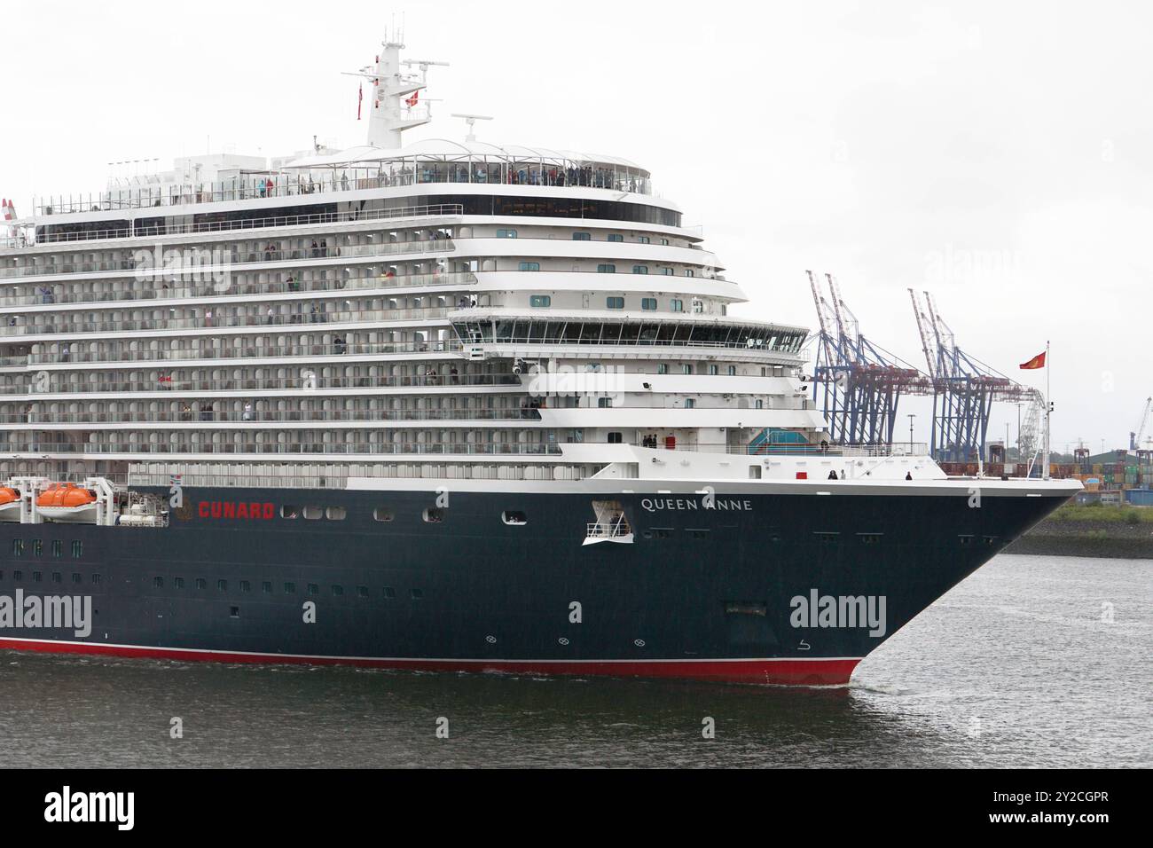 Kreuzfahrt-Kreuzfahrtschiff Queen Anne der Qunard Rederei verlaesst ...