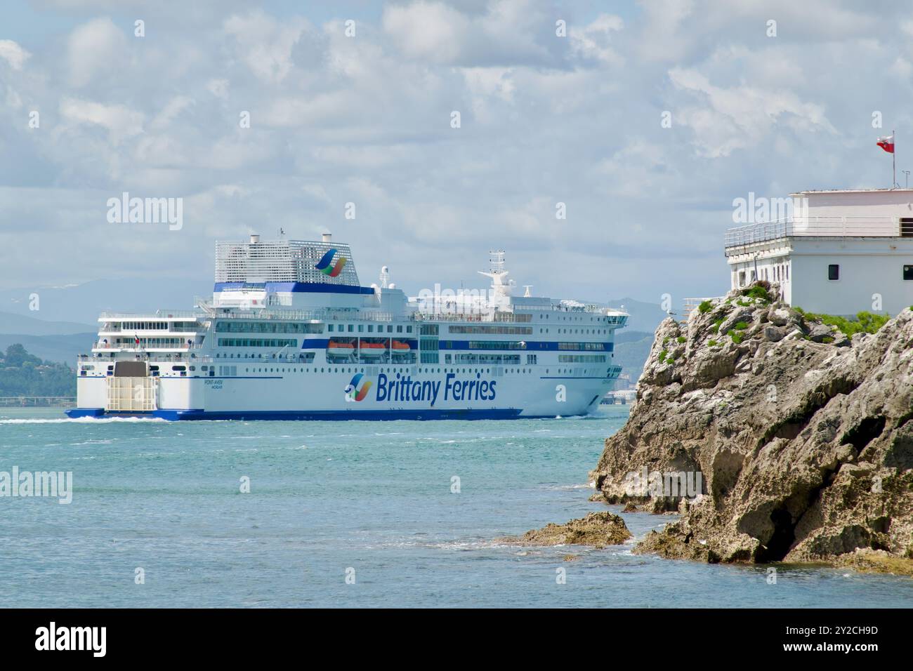 Landscape view with Brittany Ferries RoRo ferry Pont Aven in the bay ...