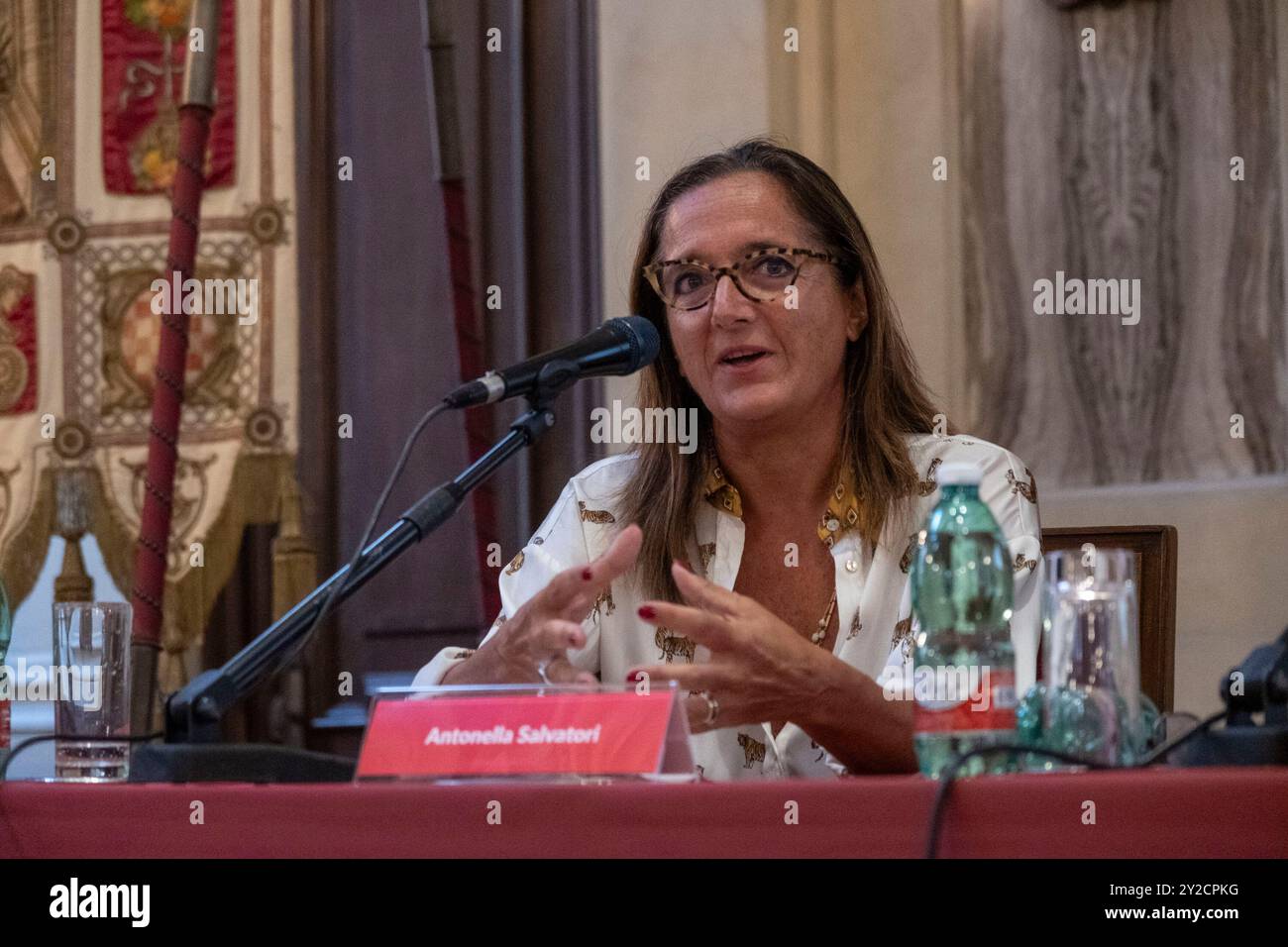 Run 4 inclusion hi-res stock photography and images - Alamy