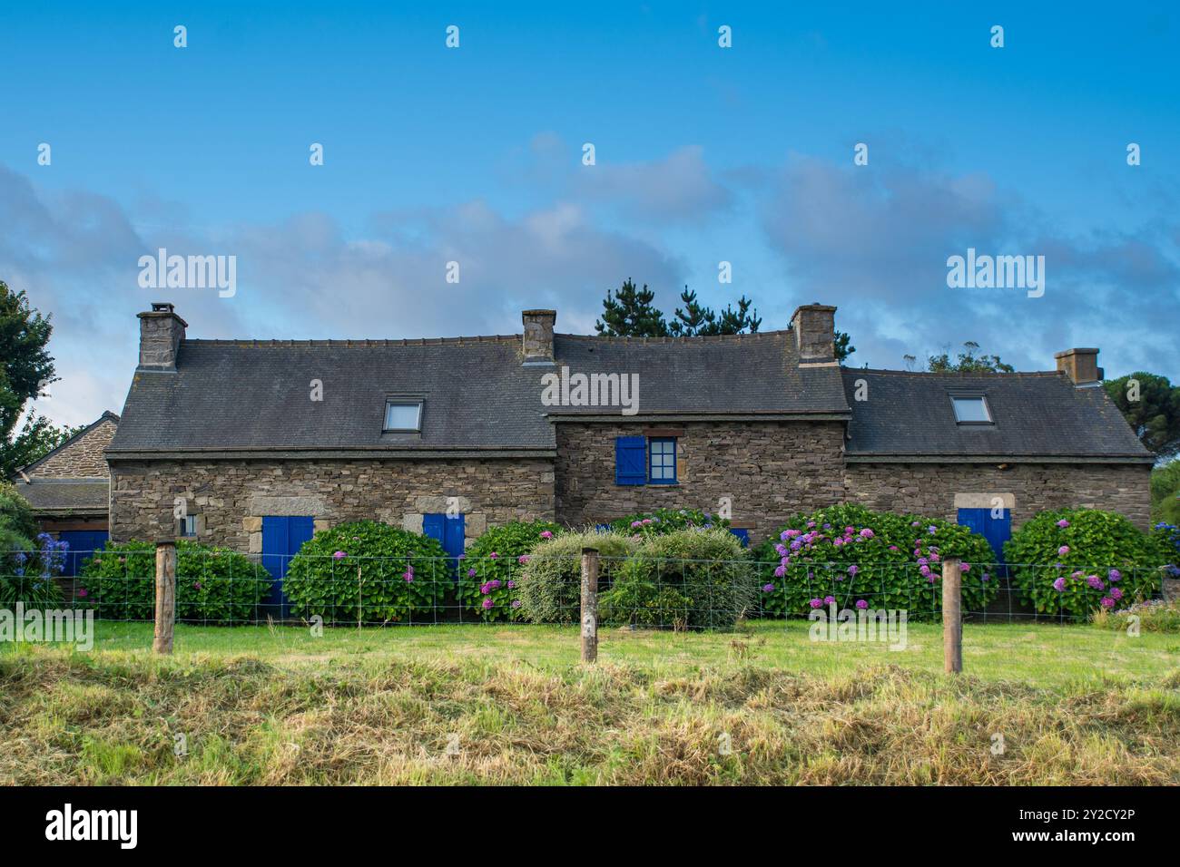 Traditional French cottage in the countryside of Brittany, France Stock ...