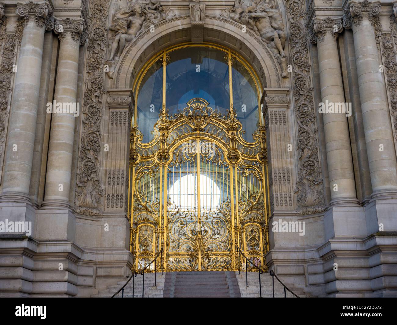 Golden gates and doors hi-res stock photography and images - Alamy