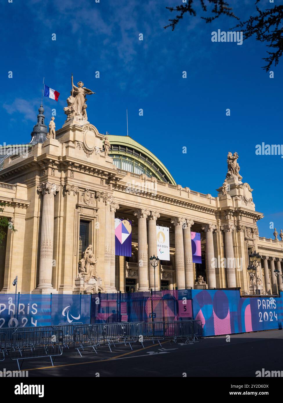Grand palais paris olympics hi-res stock photography and images - Alamy
