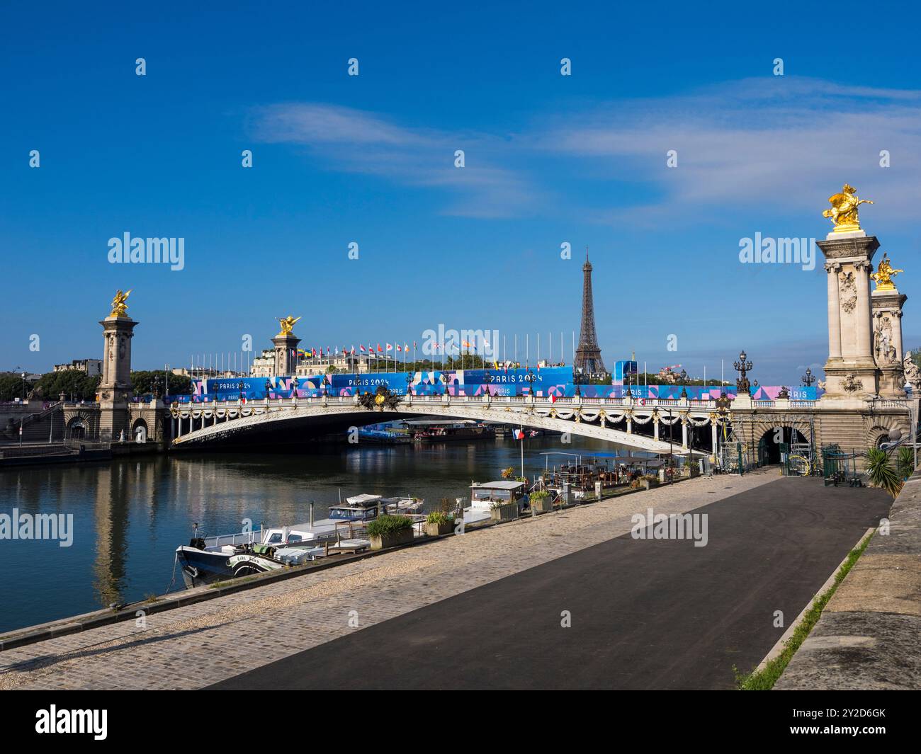 Pont Alexandre III, Bridge, and the Eiffel Tower, River Seine, Paris ...