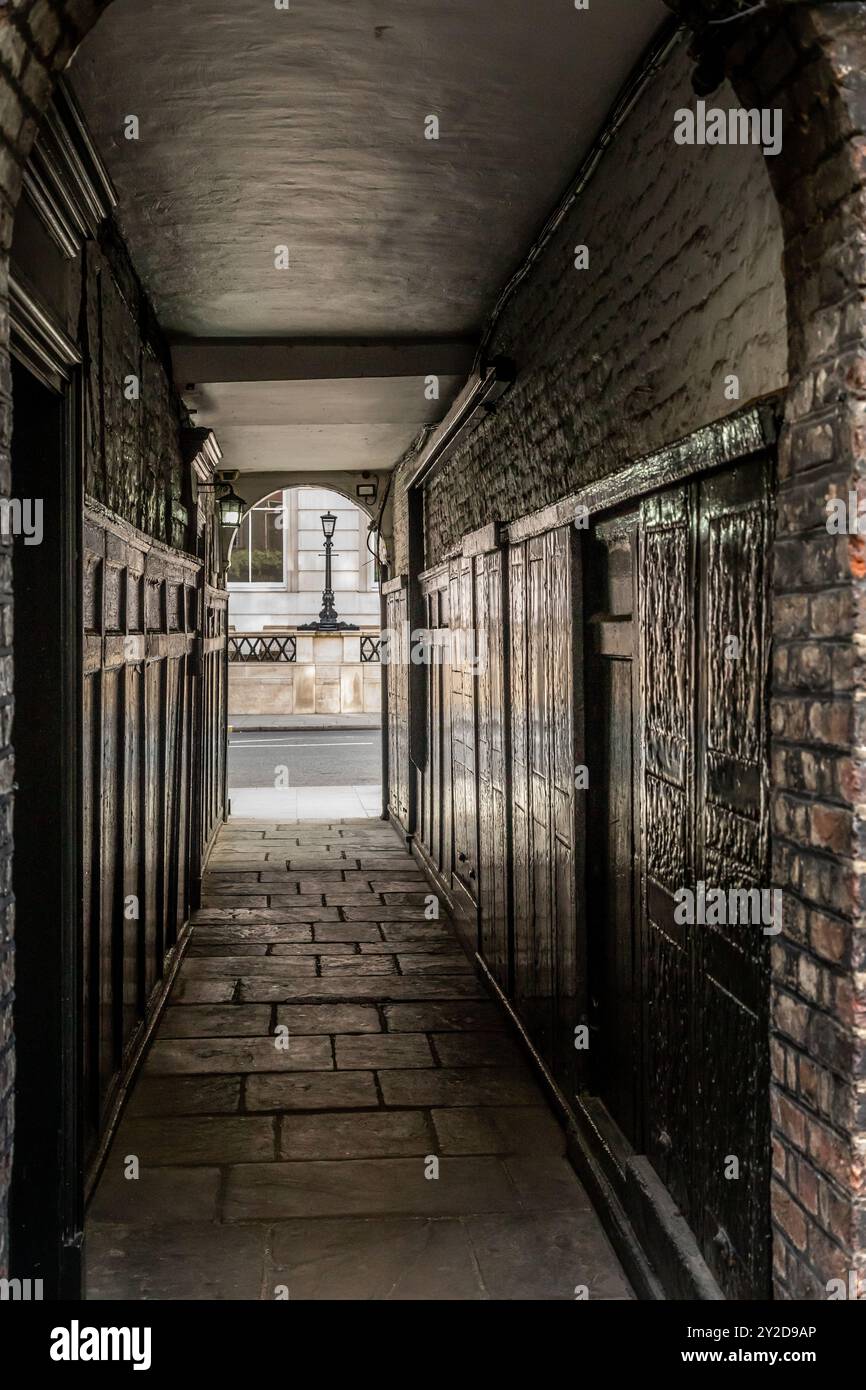 Passage from Pickering Place, St James, London, England, UK Stock Photo - Alamy