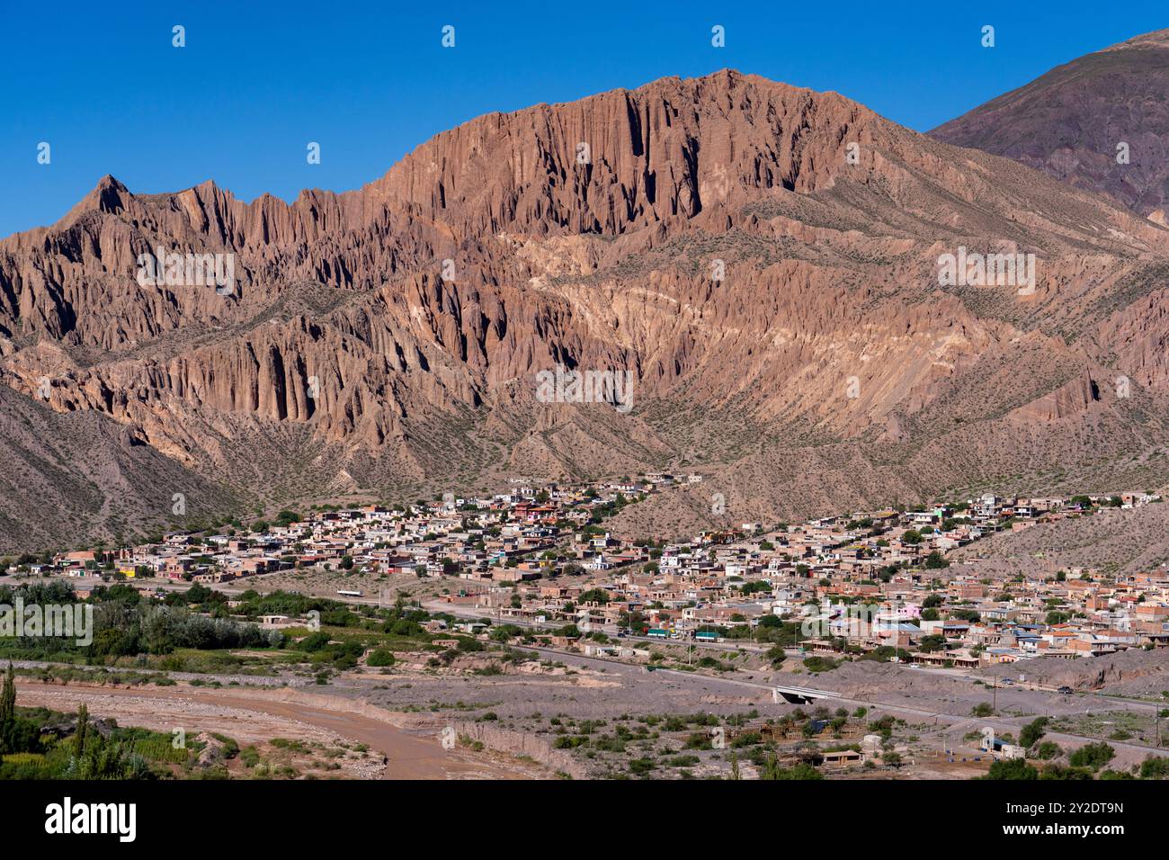 The town of Sumaj Pacha Alto in the Humahuaca Valley, as seen from the ...