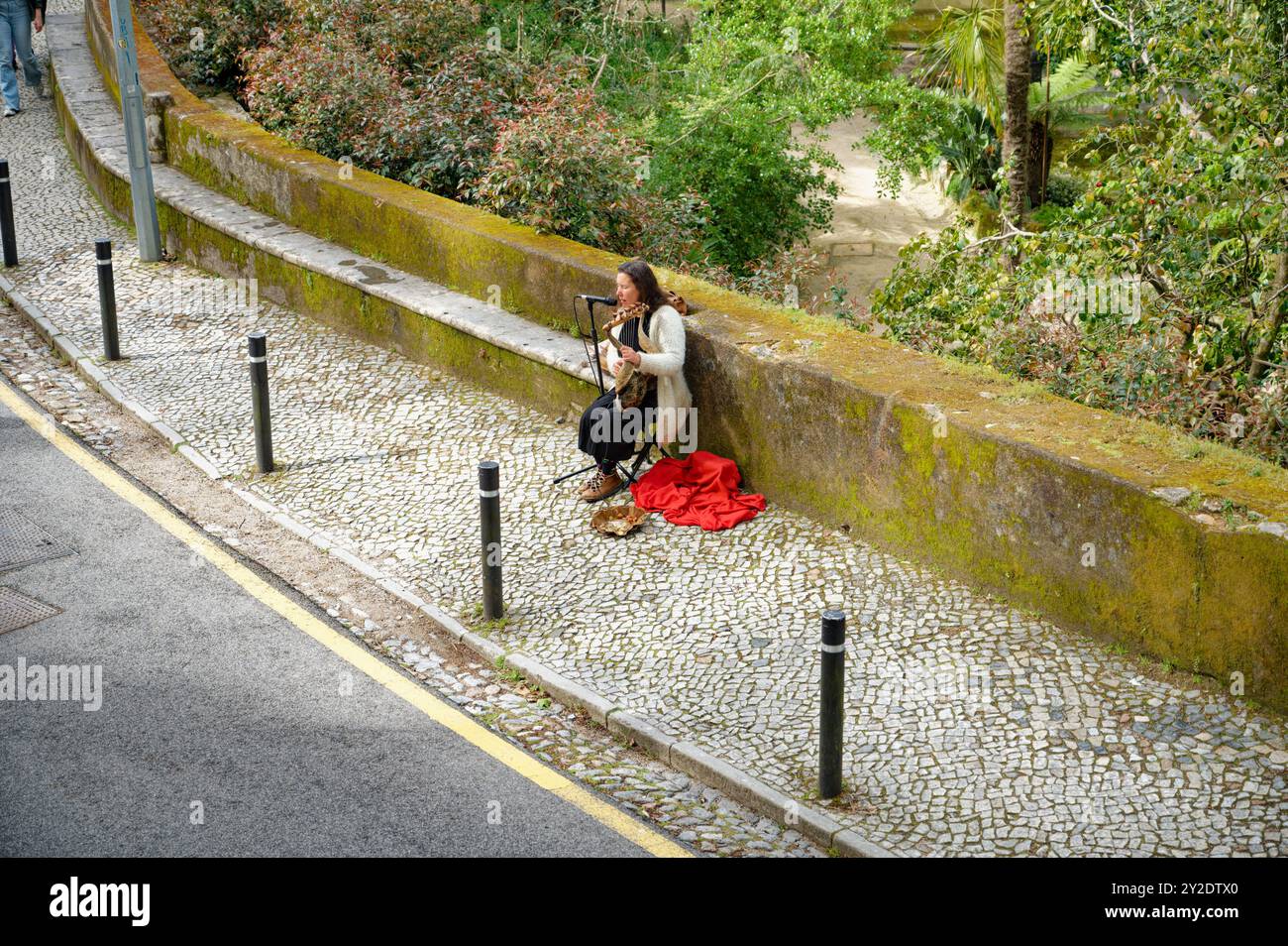 Performers of sintra hi-res stock photography and images - Alamy