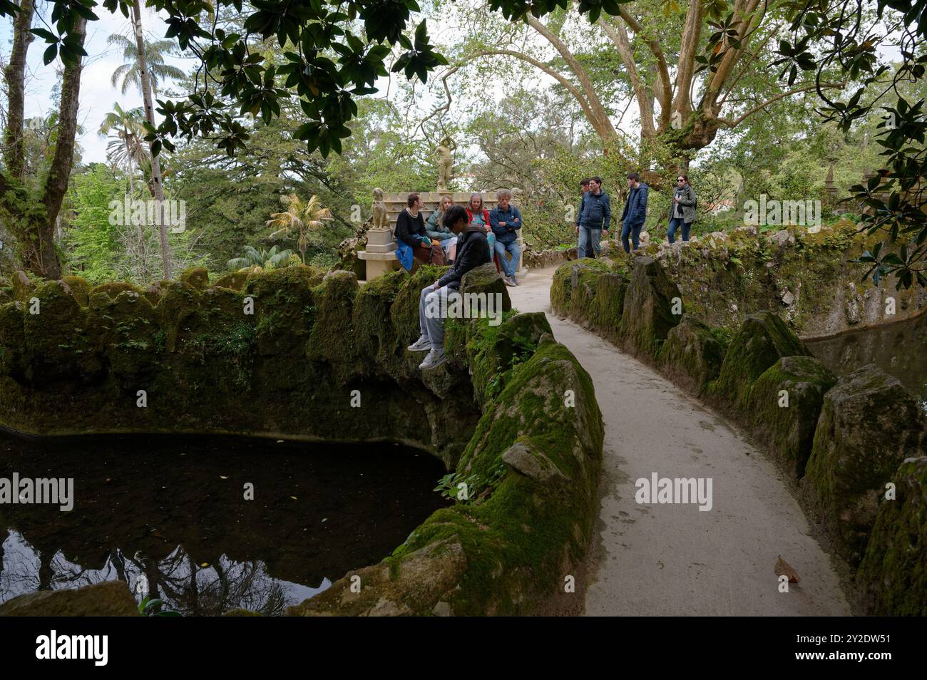Moss covered bridge hi-res stock photography and images - Alamy
