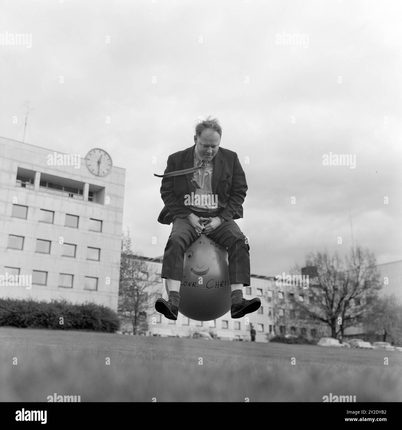 Actual 21-7-1968 : Ride, ride ranke.The latest scream in the toy field ...