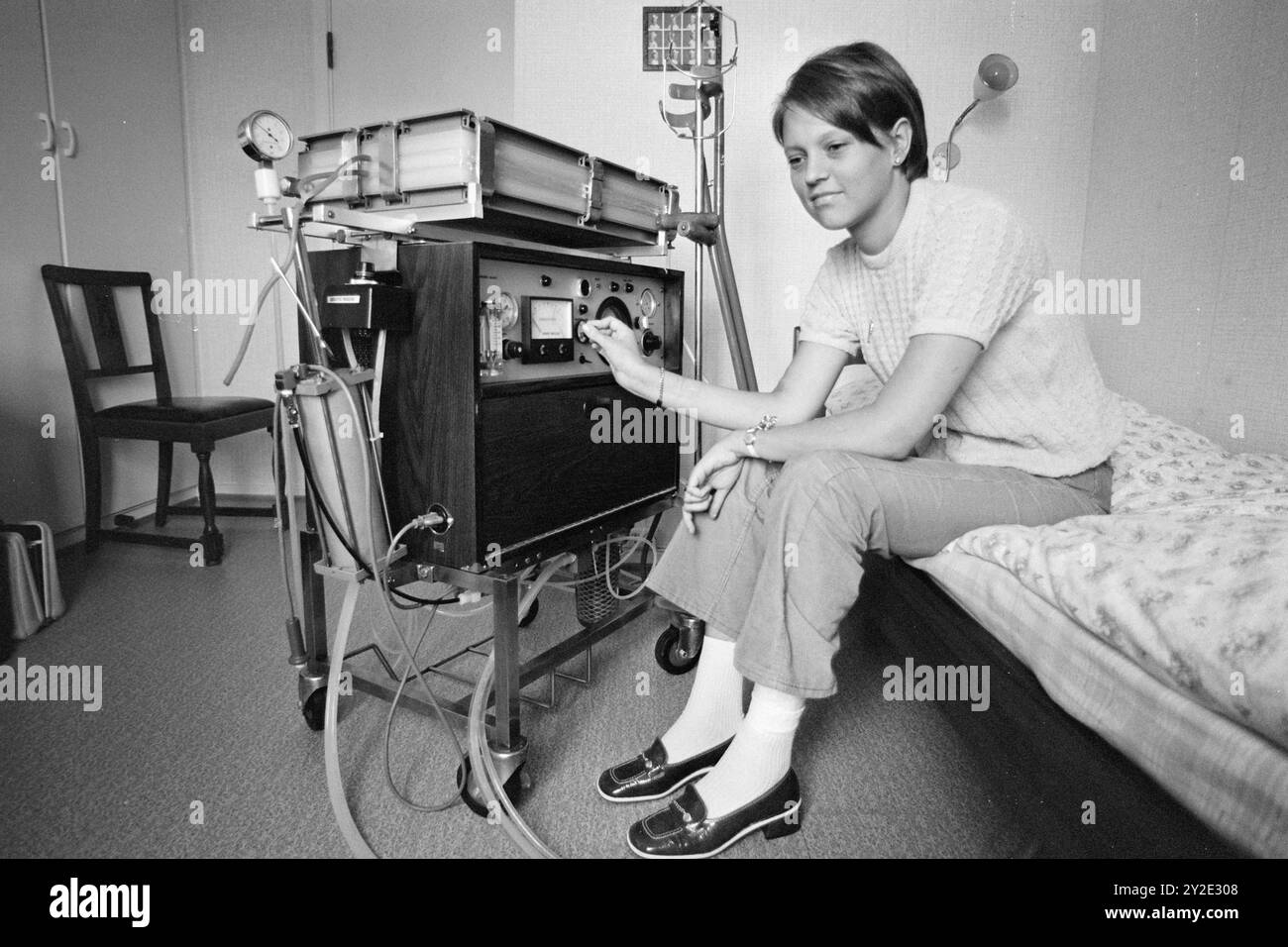 Dialysis machine at home hi-res stock photography and images - Alamy