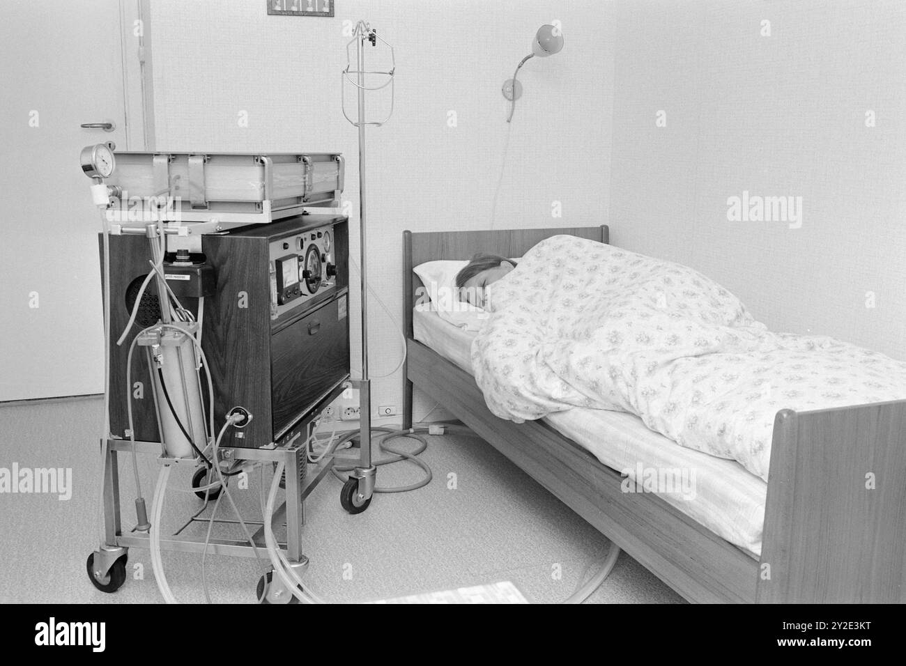 Dialysis machine at home hi-res stock photography and images - Alamy