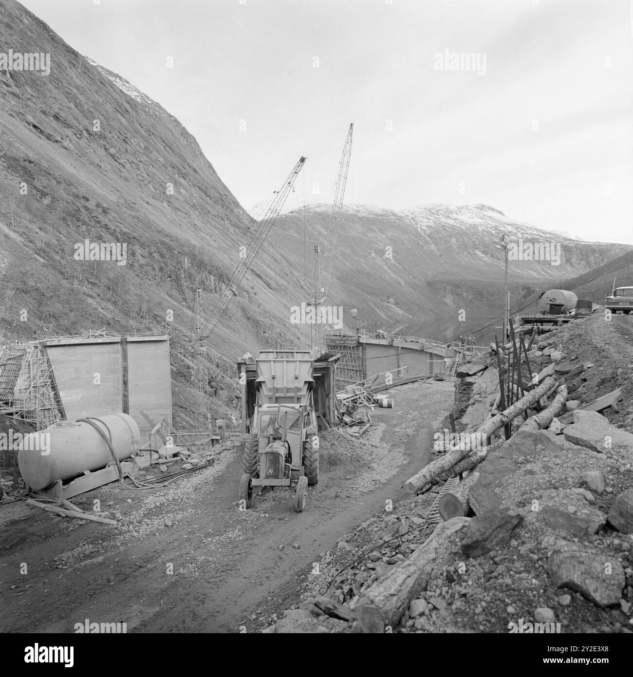 One meter high Black and White Stock Photos & Images - Alamy