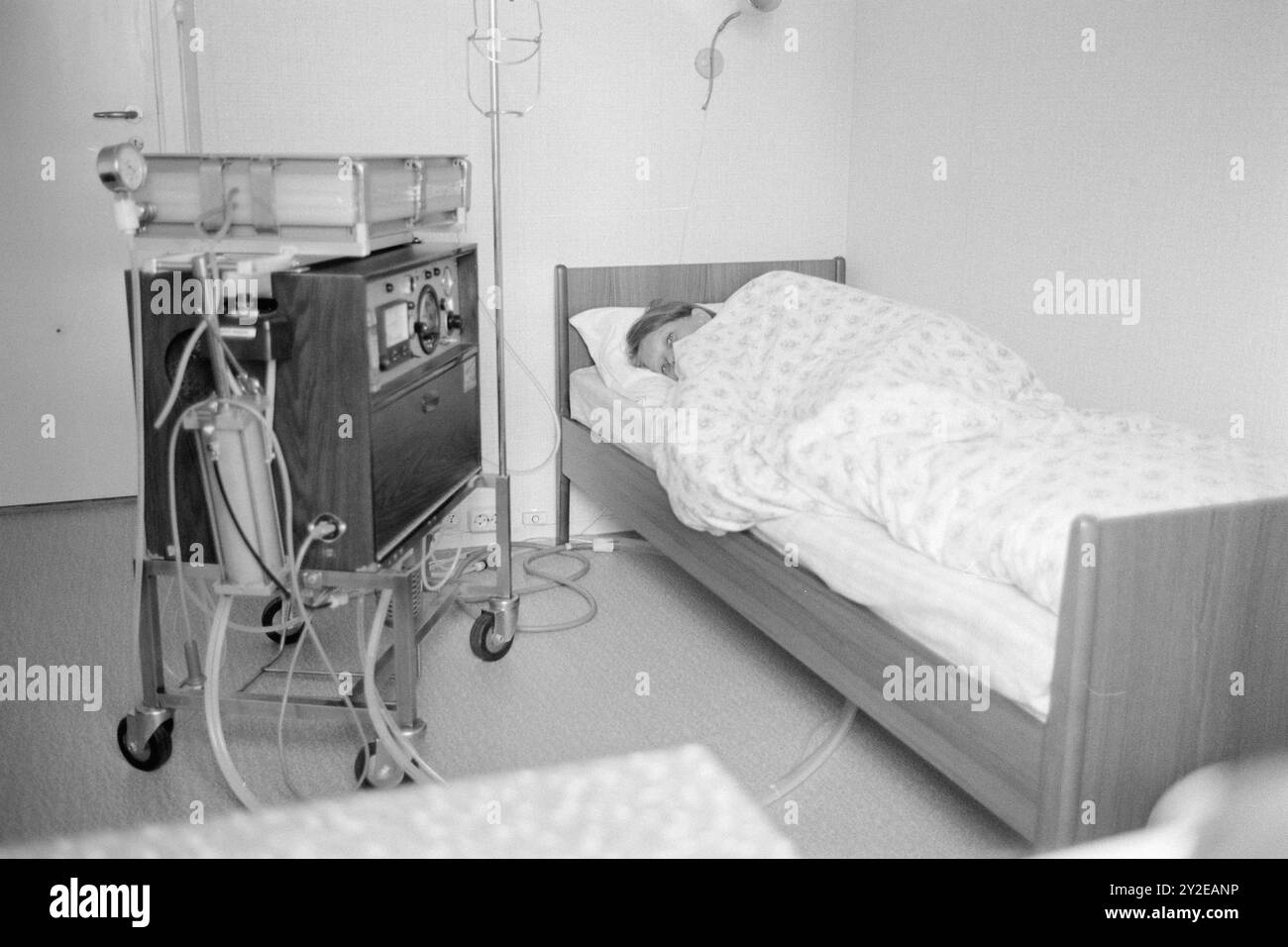 Dialysis machine at home hi-res stock photography and images - Alamy