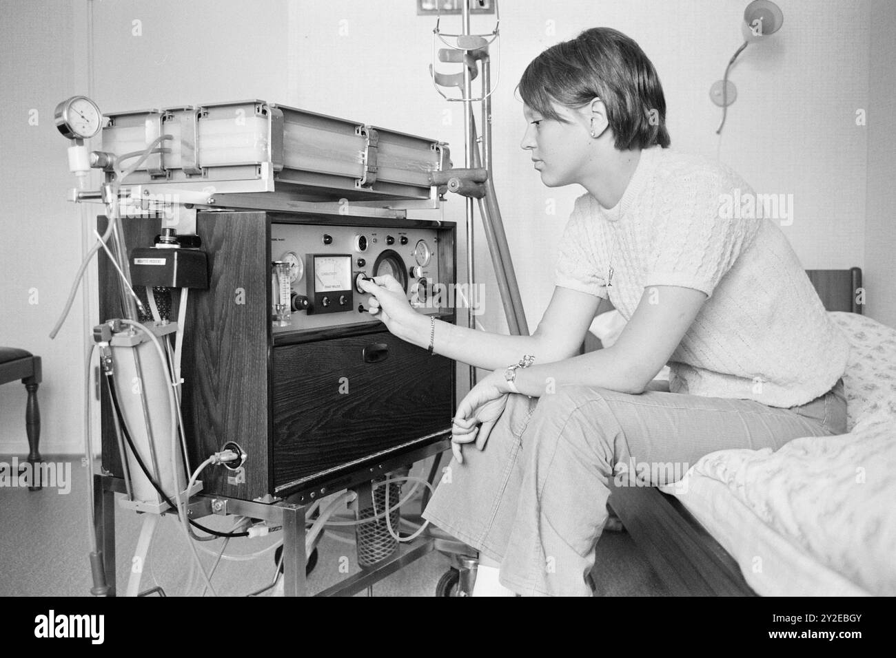 Dialysis machine at home hi-res stock photography and images - Alamy