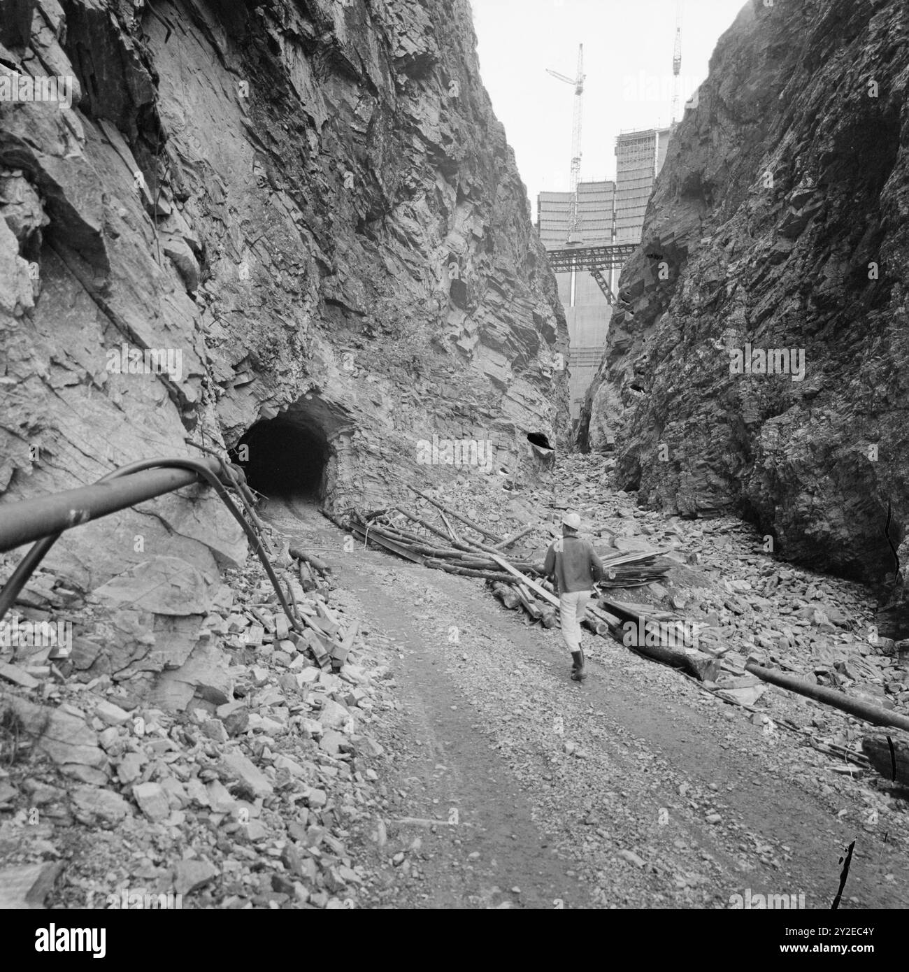 Current 45-10-1968: One watt in every litre.Norway's largest dam ...