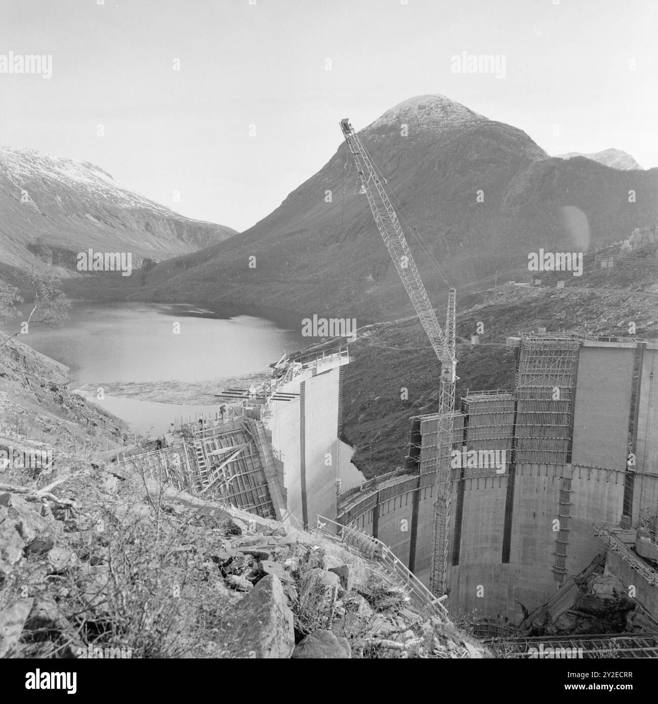 Current 45-10-1968: One watt in every litre.Norway's largest dam ...