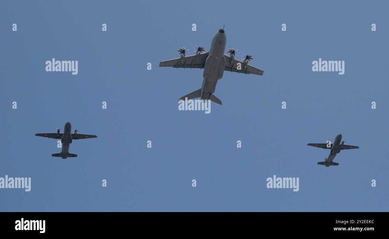 THE JULY 14TH MILITARY PARADE OVER PARIS Stock Photo - Alamy