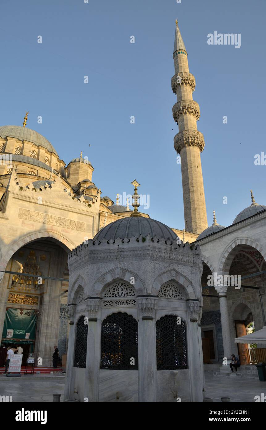 Yeni Cami, Fath, Istanbul, Turkey, Europe-Asia Stock Photo - Alamy