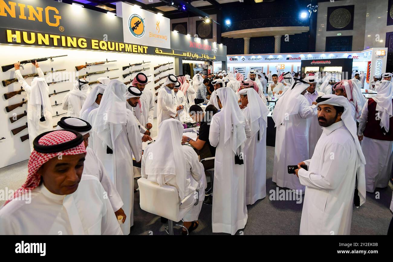 INTERNATIONAL HUNTING AND FALCONS EXHIBITION IN DOHA Qatari visitors ...