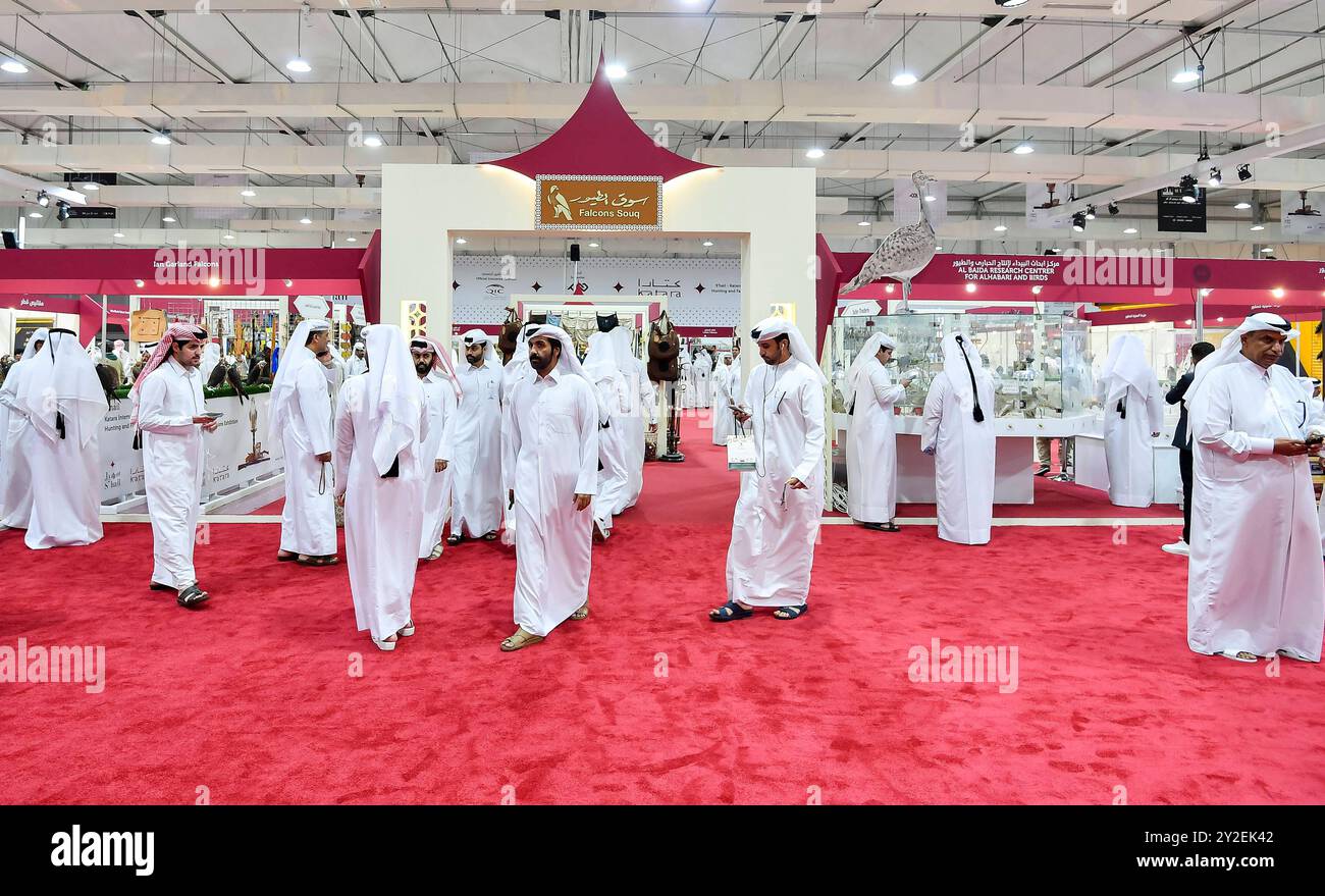 INTERNATIONAL HUNTING AND FALCONS EXHIBITION IN DOHA Qatari visitors ...