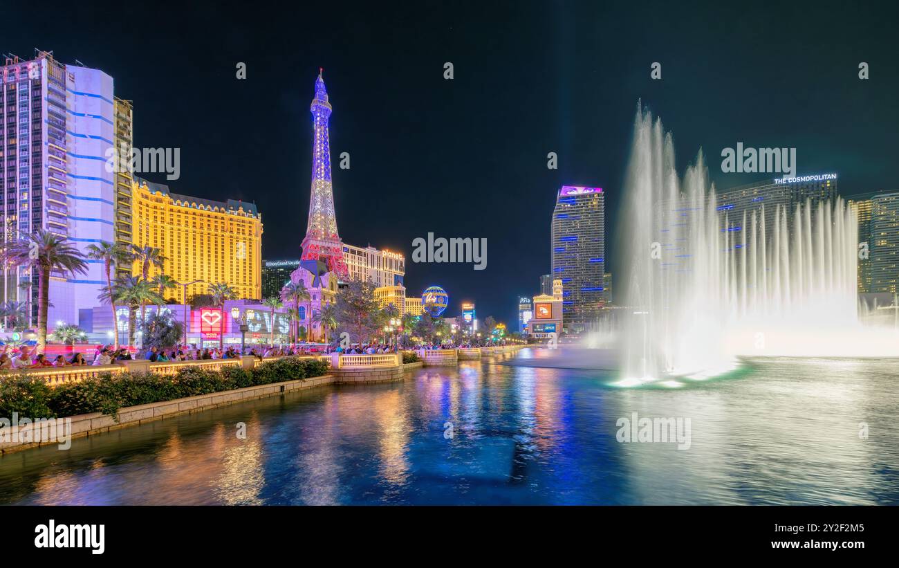 Night view of Las Vegas Strip and Bellagio fountains in Las Vegas, Nevada Stock Photo - Alamy