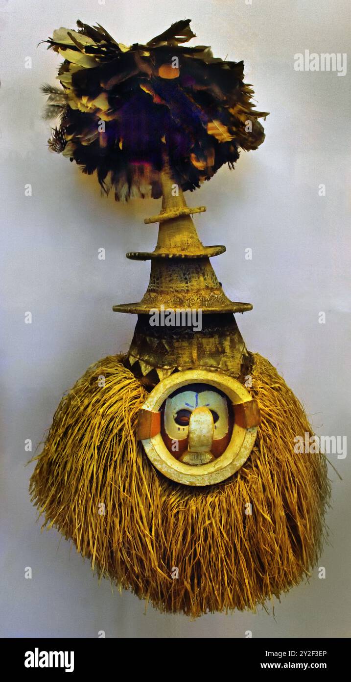 Mask Pokokabaka early 20th Century, Kwango RD Congo, Africa Museum ...