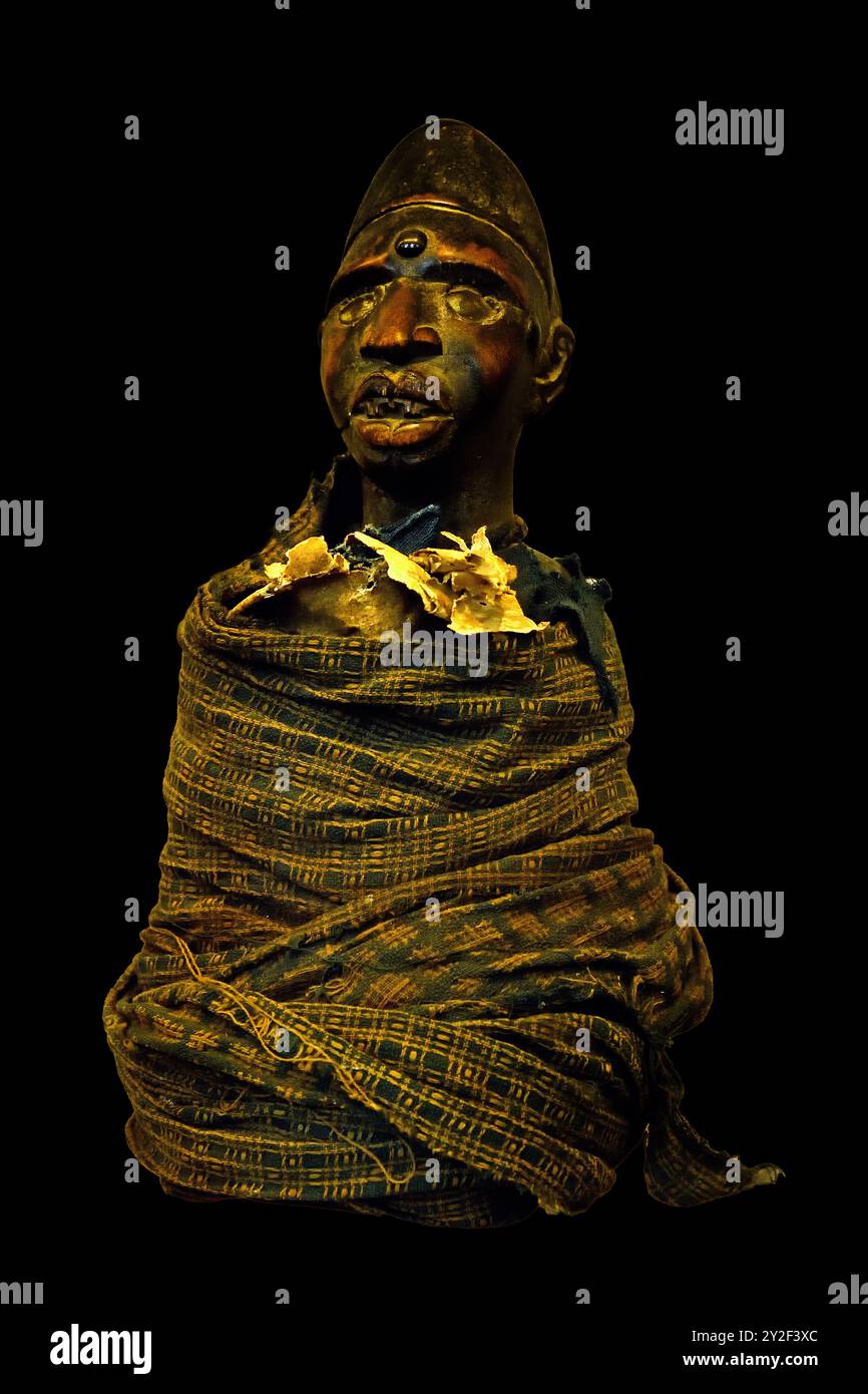 Nkisi Simbu Statue (power figure) late 19th Century, Maycombe, Kongo ...