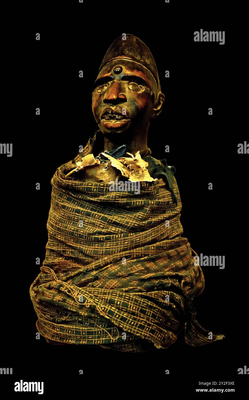 Nkisi Simbu Statue (power figure) late 19th Century, Maycombe, Kongo ...