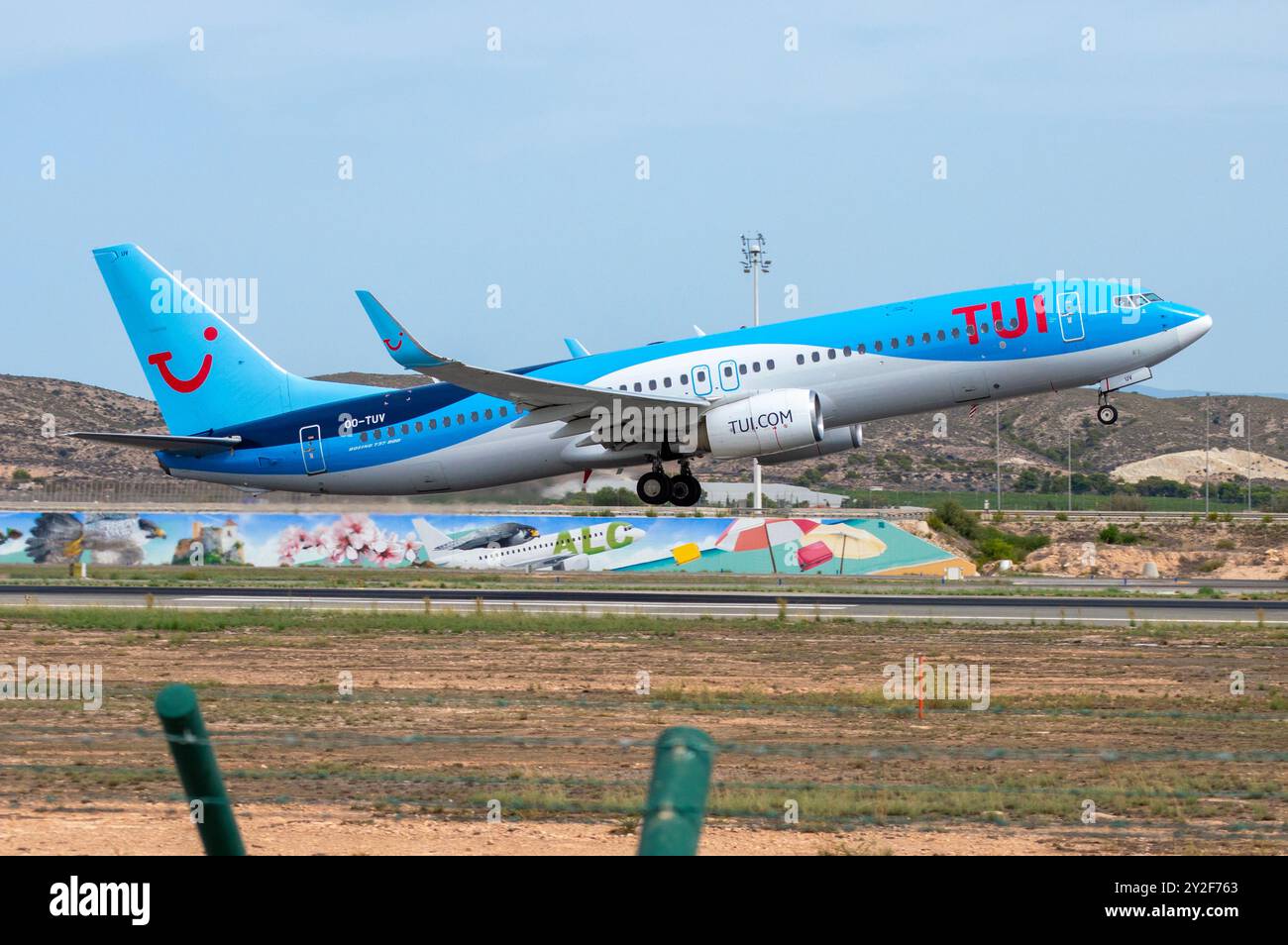 Boeing 737 airliner of the TUI airline at Alicante airport Stock Photo ...