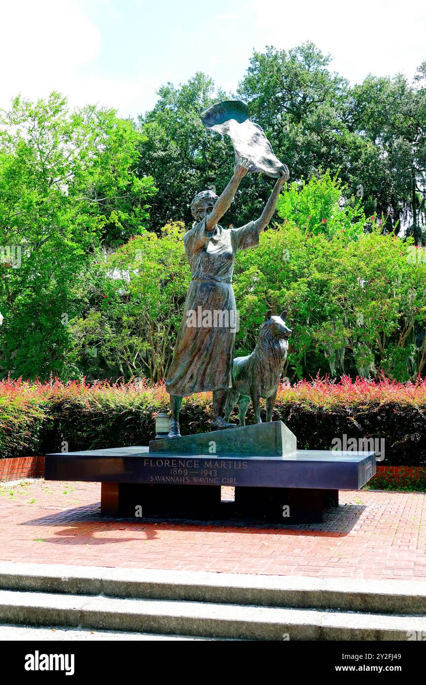 Florence martus sculpture of the Savannah waving girl is on the ...