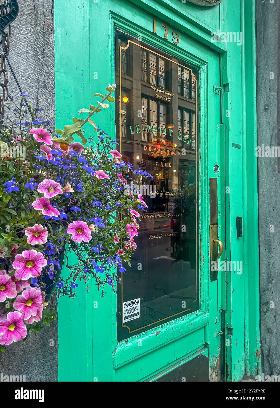 Petit dep hi-res stock photography and images - Alamy