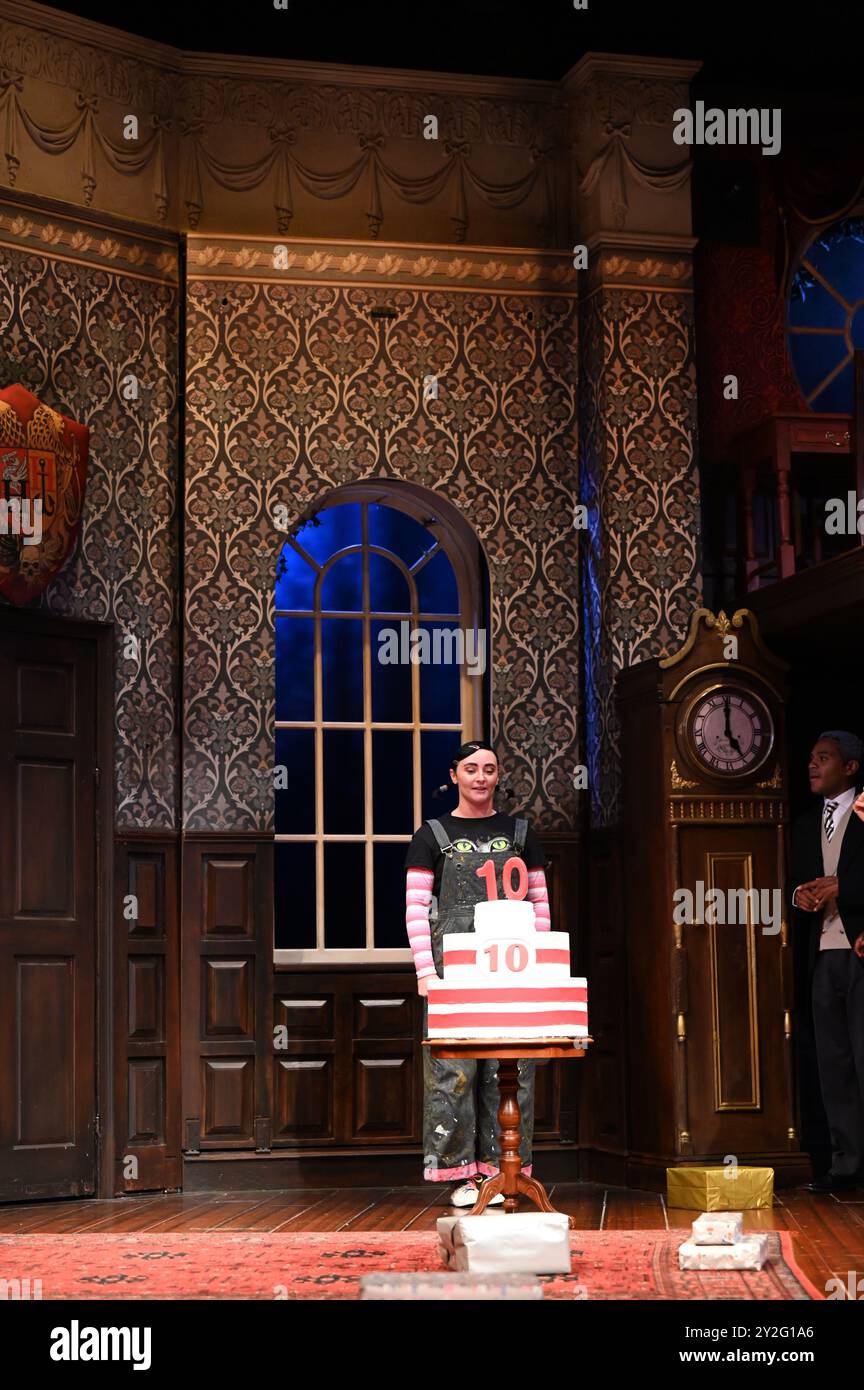 The Play That Goes Wrong, the Olivier and Tony Award-winning smash hit ...