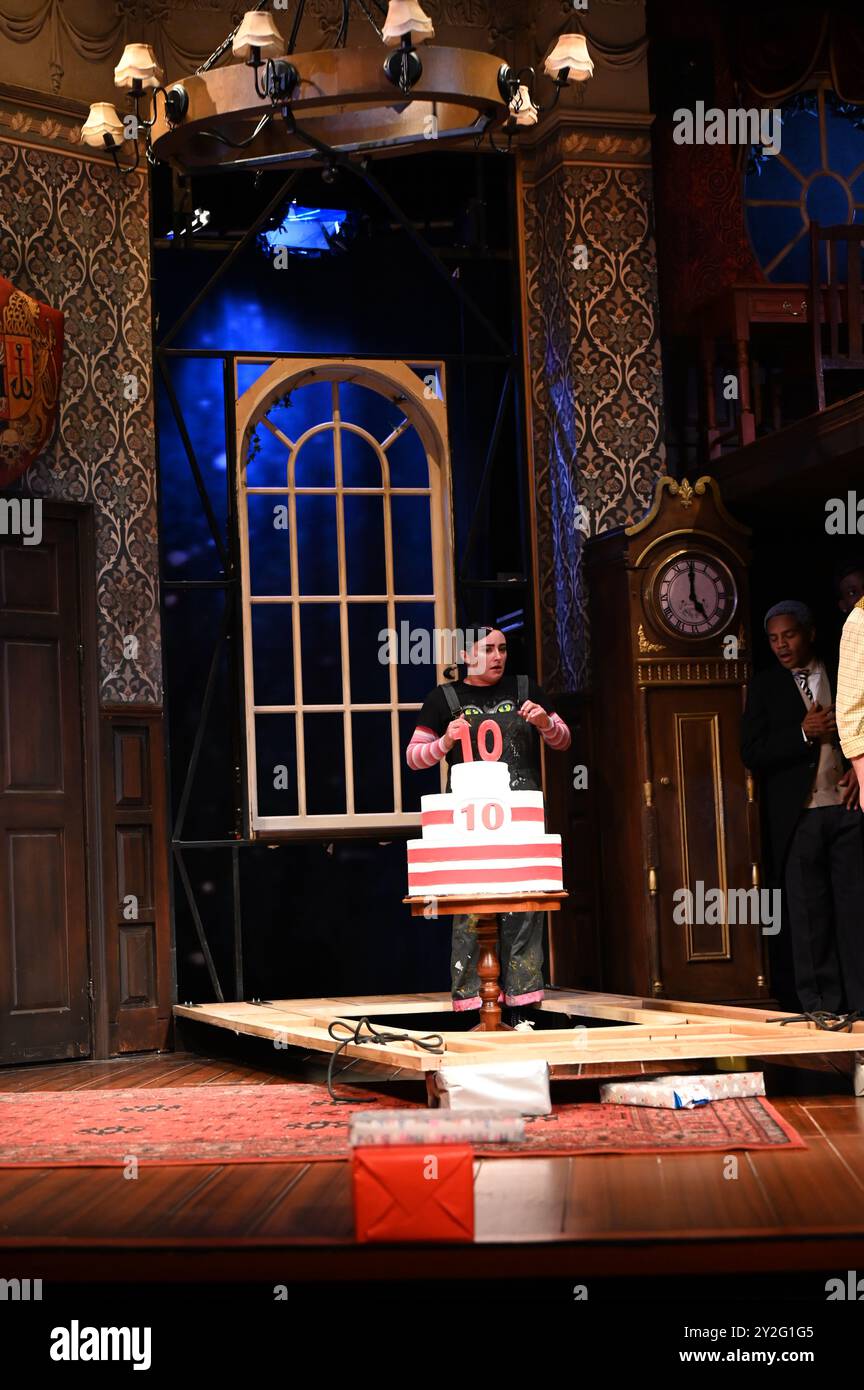 The Play That Goes Wrong, the Olivier and Tony Award-winning smash hit ...