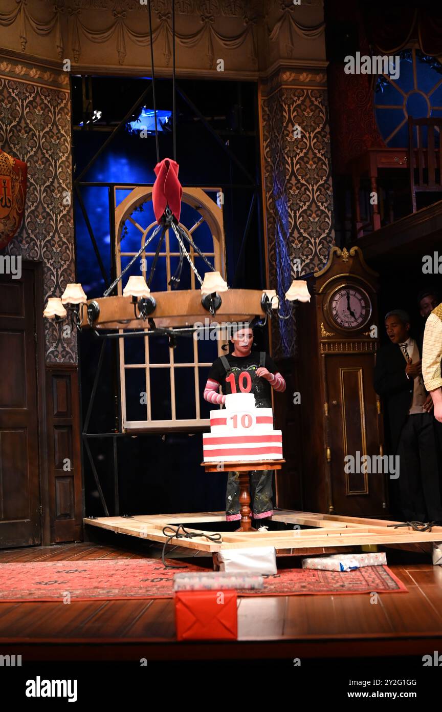 The Play That Goes Wrong, the Olivier and Tony Award-winning smash hit ...