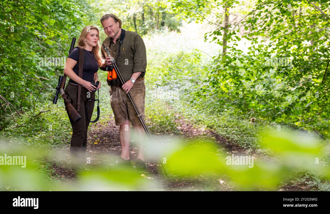 Uelzen, Germany. 20th Aug, 2024. Christian Teppe (r) walks with his ...