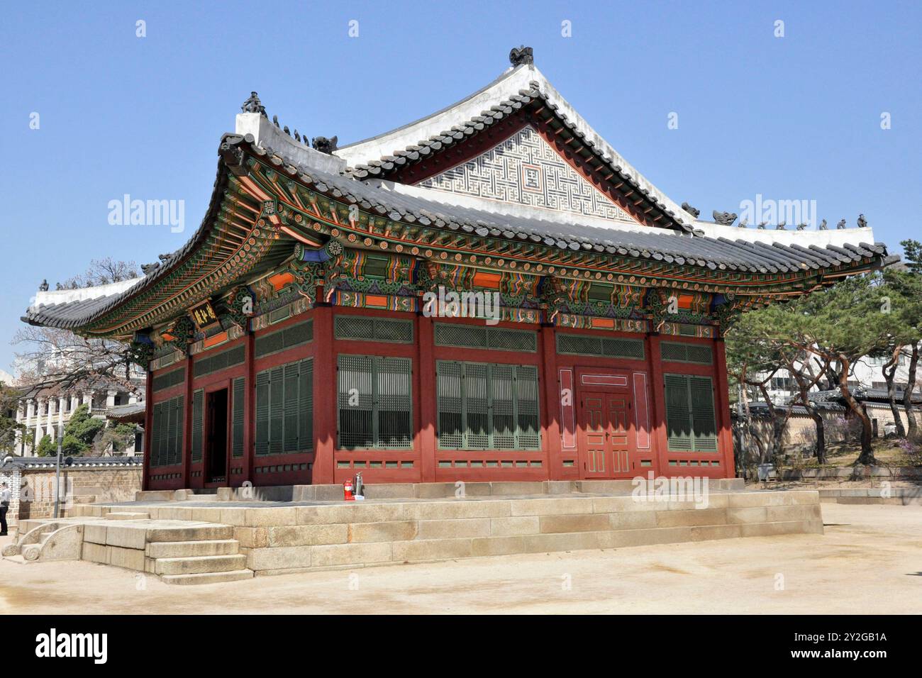 Deoksu palace hi-res stock photography and images - Alamy