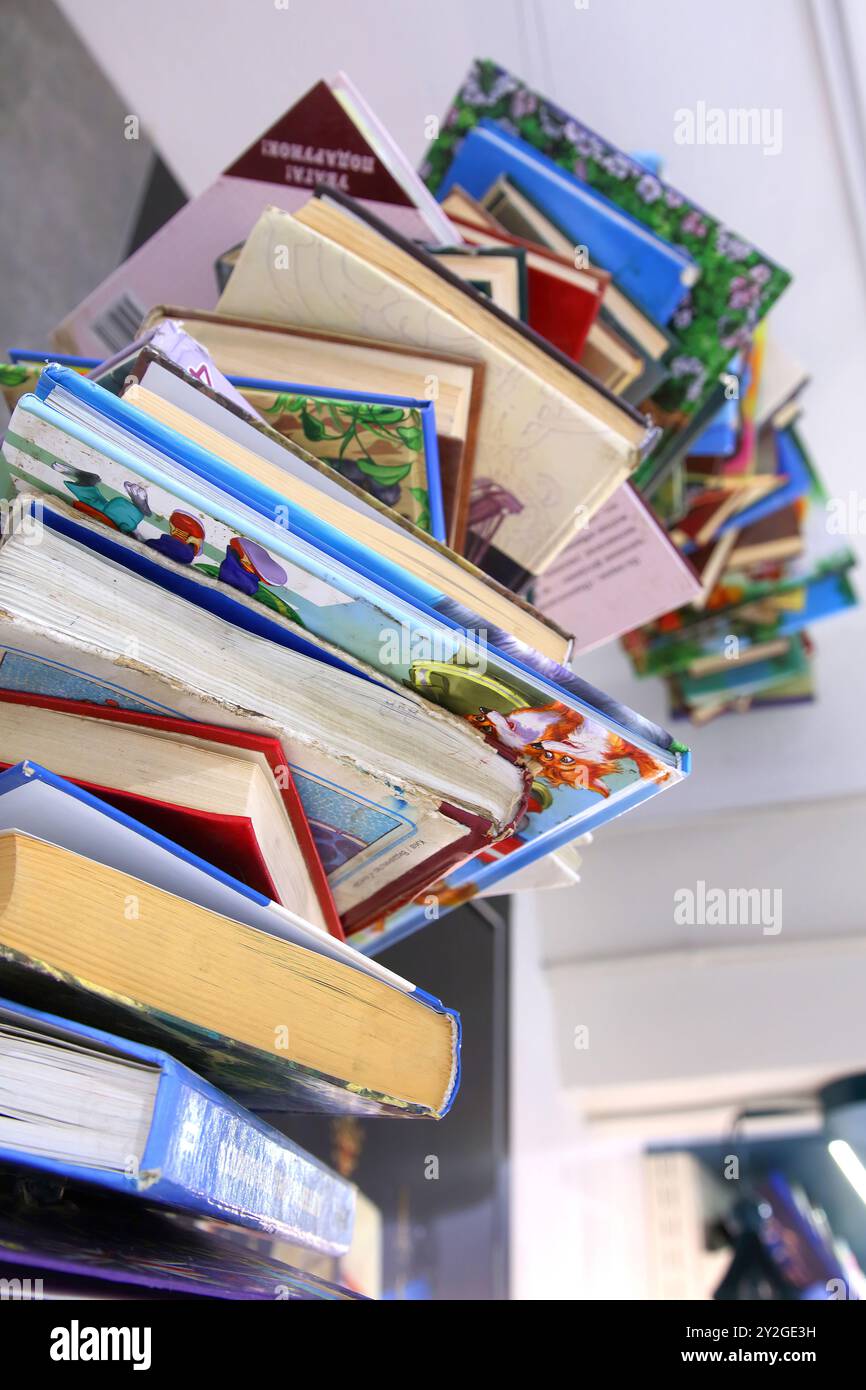 Children's books stack hi-res stock photography and images - Alamy