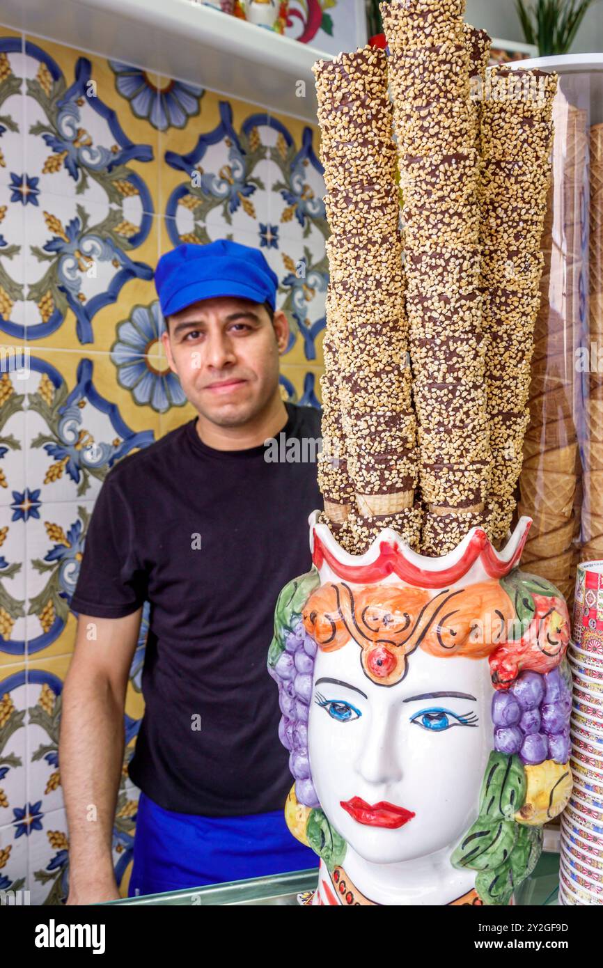 Rome chocolate shop interior hi-res stock photography and images - Alamy