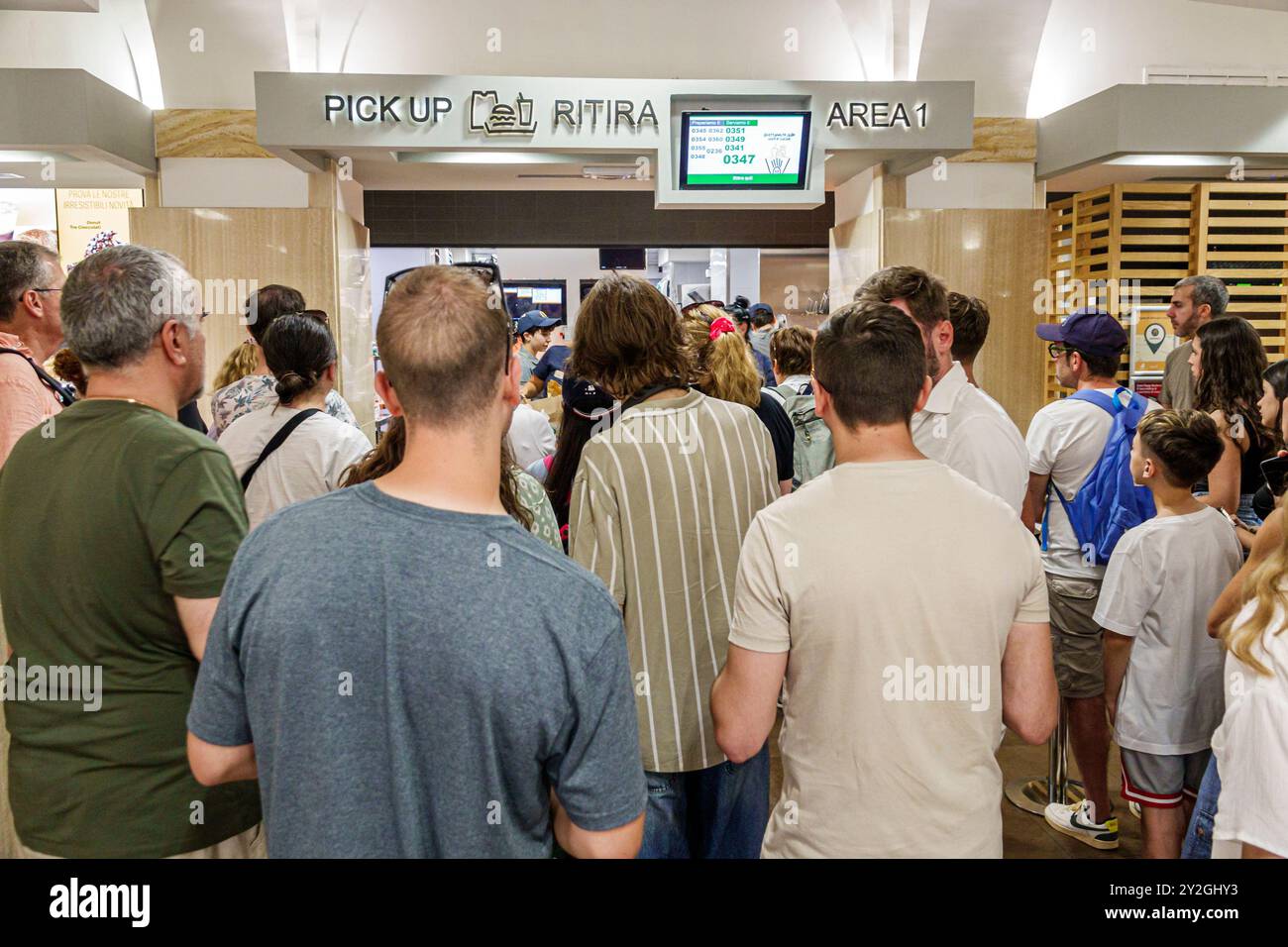 Mcdonald's restaurant order counter hi-res stock photography and images ...