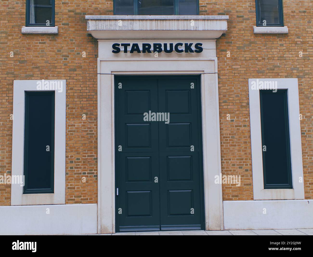Entrance bricks hi-res stock photography and images - Alamy