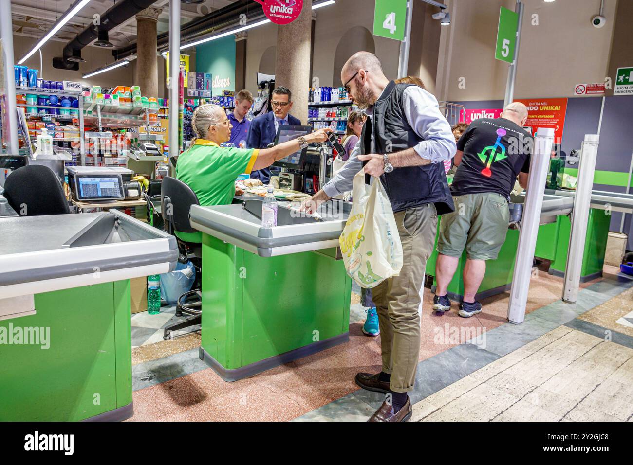 Tigre supermercado hi-res stock photography and images - Alamy