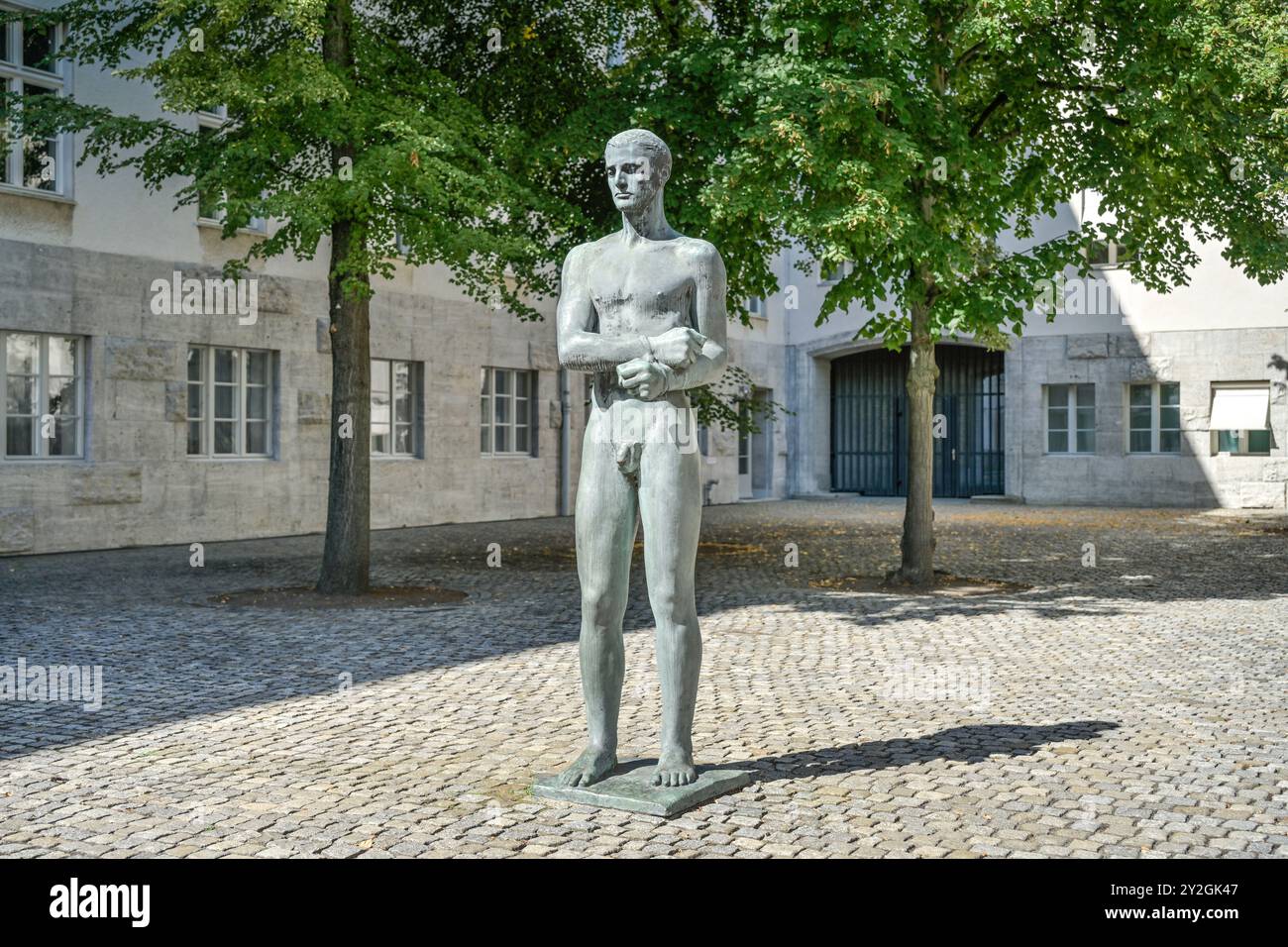 Statue von Richard Scheibe, Bundesministerium der Verteidigung ...