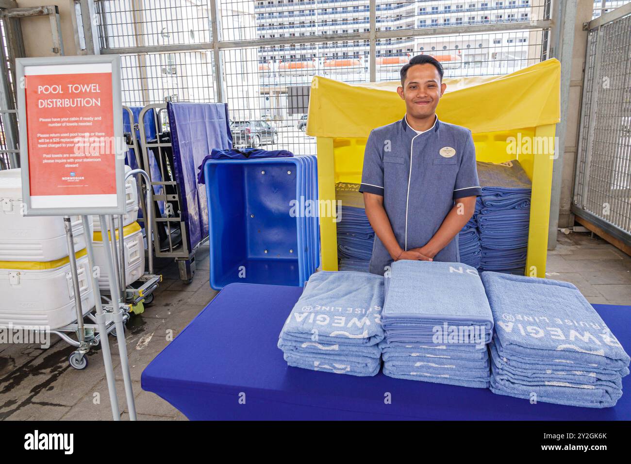 Pool towel distribution table hi-res stock photography and images - Alamy