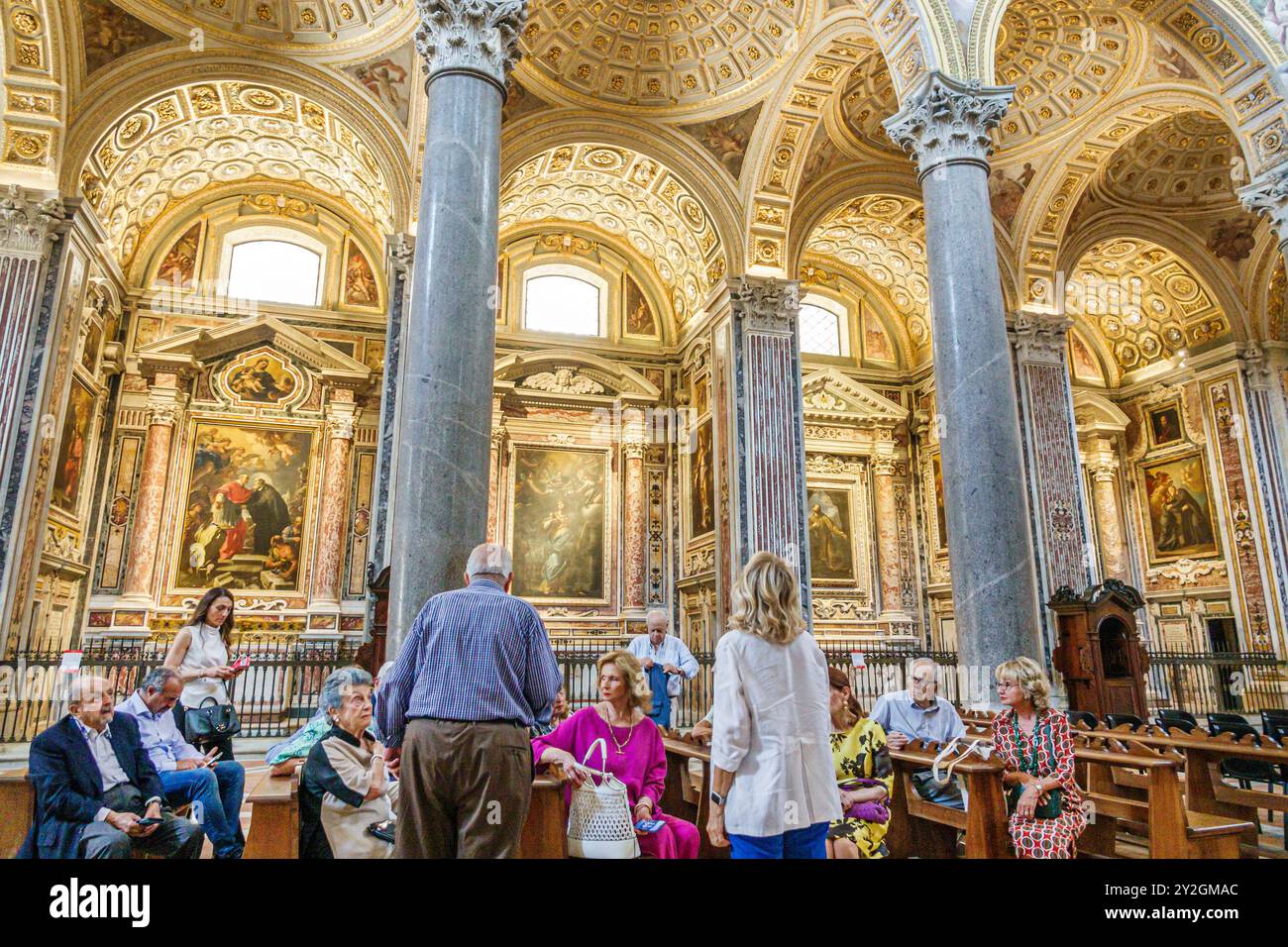 Biblioteca interior nave hi-res stock photography and images - Alamy