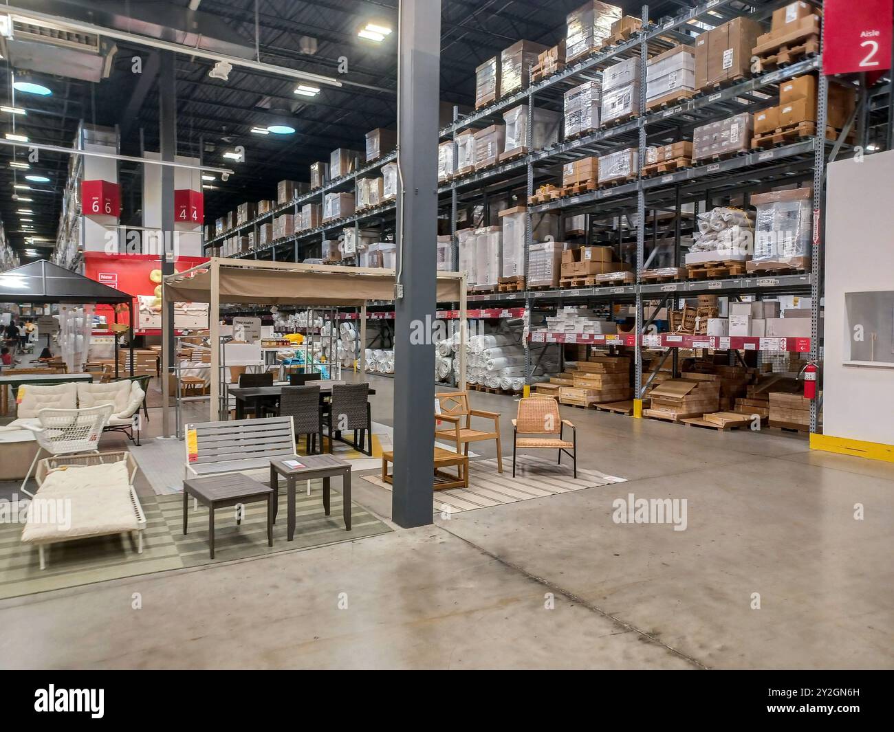 Shipping department in factory hi-res stock photography and images - Alamy
