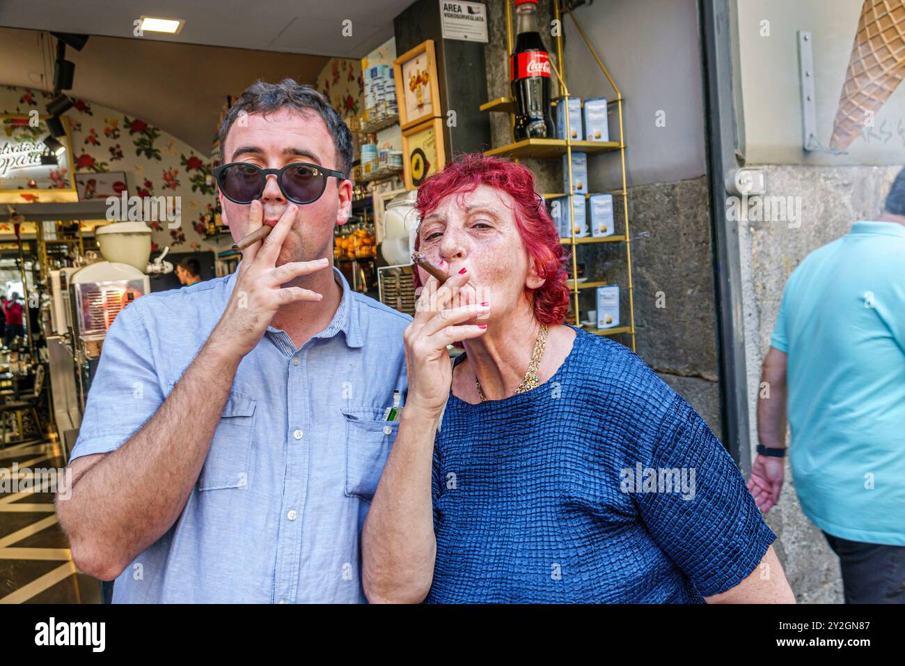 Smoking toscano cigars hi-res stock photography and images - Alamy
