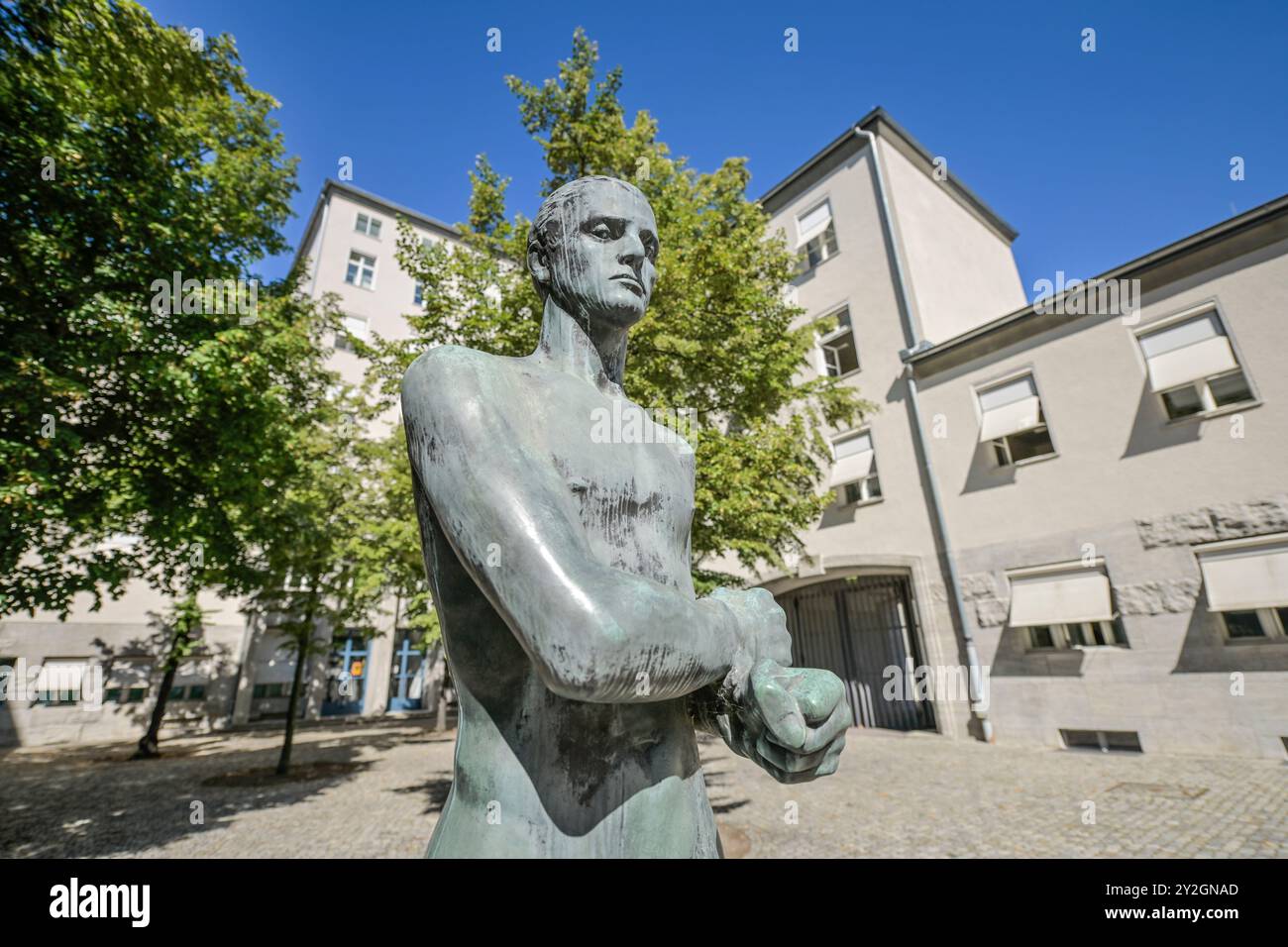 Statue von Richard Scheibe, Bundesministerium der Verteidigung ...