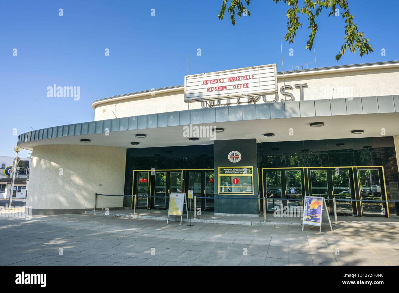 Ehemaliges Kino Outpost, Alliiertenmuseum, Clayallee, Dahlem, Berlin ...
