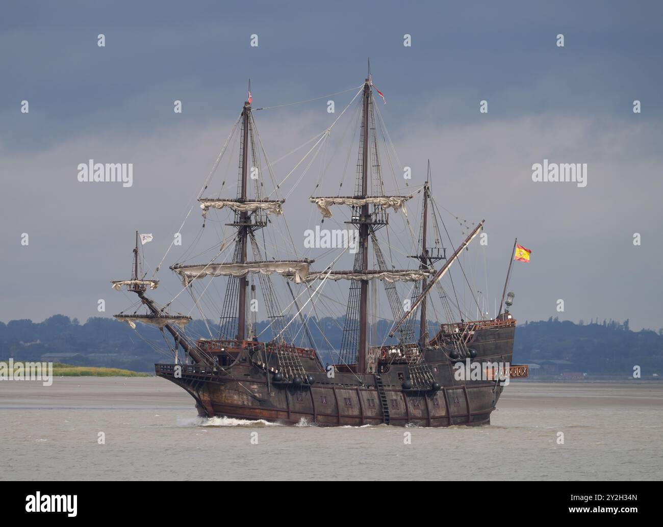 El Galeón Andalucía sailing the River Thames! The historically accurate ...